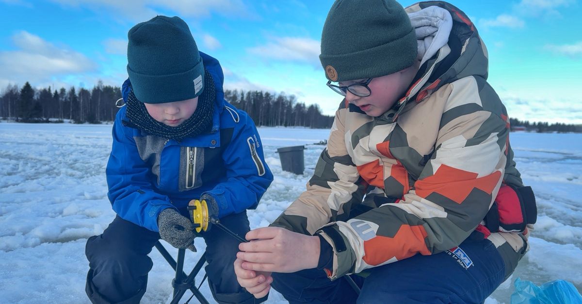 ”Maistuu ihanalta”, totesi Jasper Kurtti muikun pyrstöä puraistessaan ...