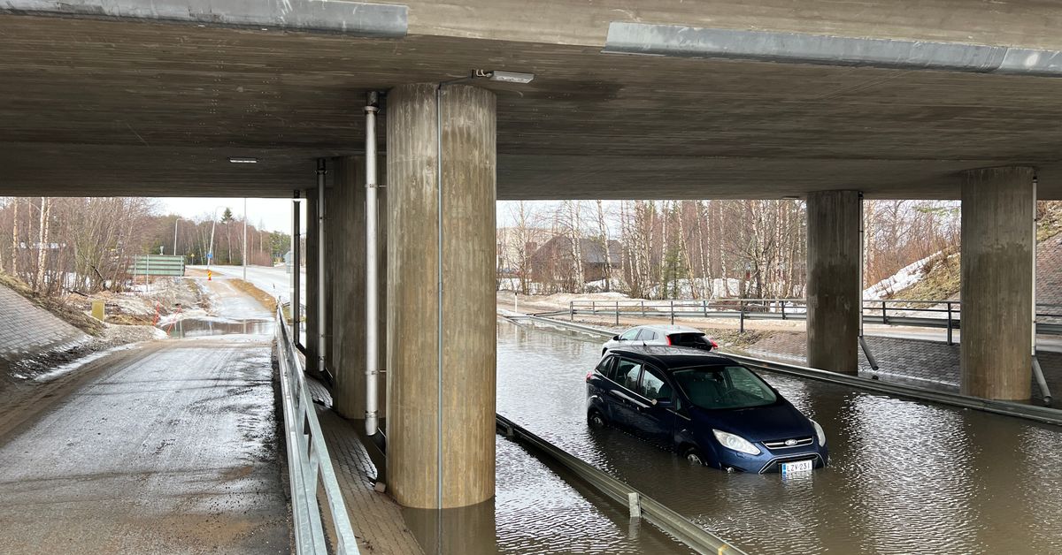 Vesi tulvii kaduille eteläisessä Lapissa – lumet sulavat, vettä sataa ...