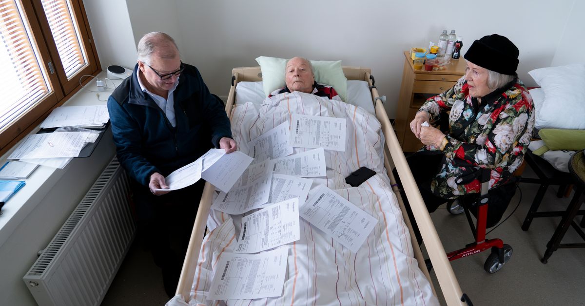 Äldre drabbas hårt av vårdskulder – 37 000 fakturor gick till utmätning ...