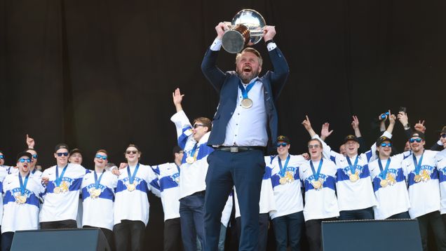 Tuesday's papers: Hockey 'euphoria', food queue grows, and three-euro ...