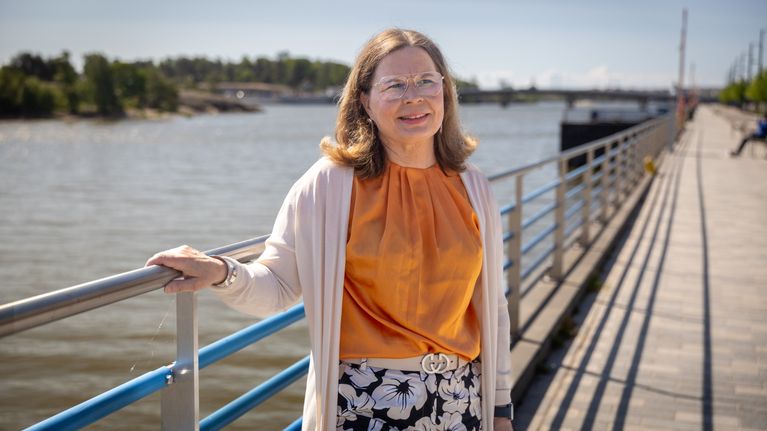 Uusi testi kertoo pomolle, ryyppäsitkö lomalla – lääkäri: Yllättäviä ja ...