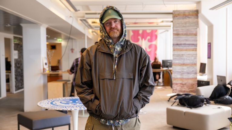 Designstjärnan Rolf Ekroth har inte råd med sina egna kläder men har ...