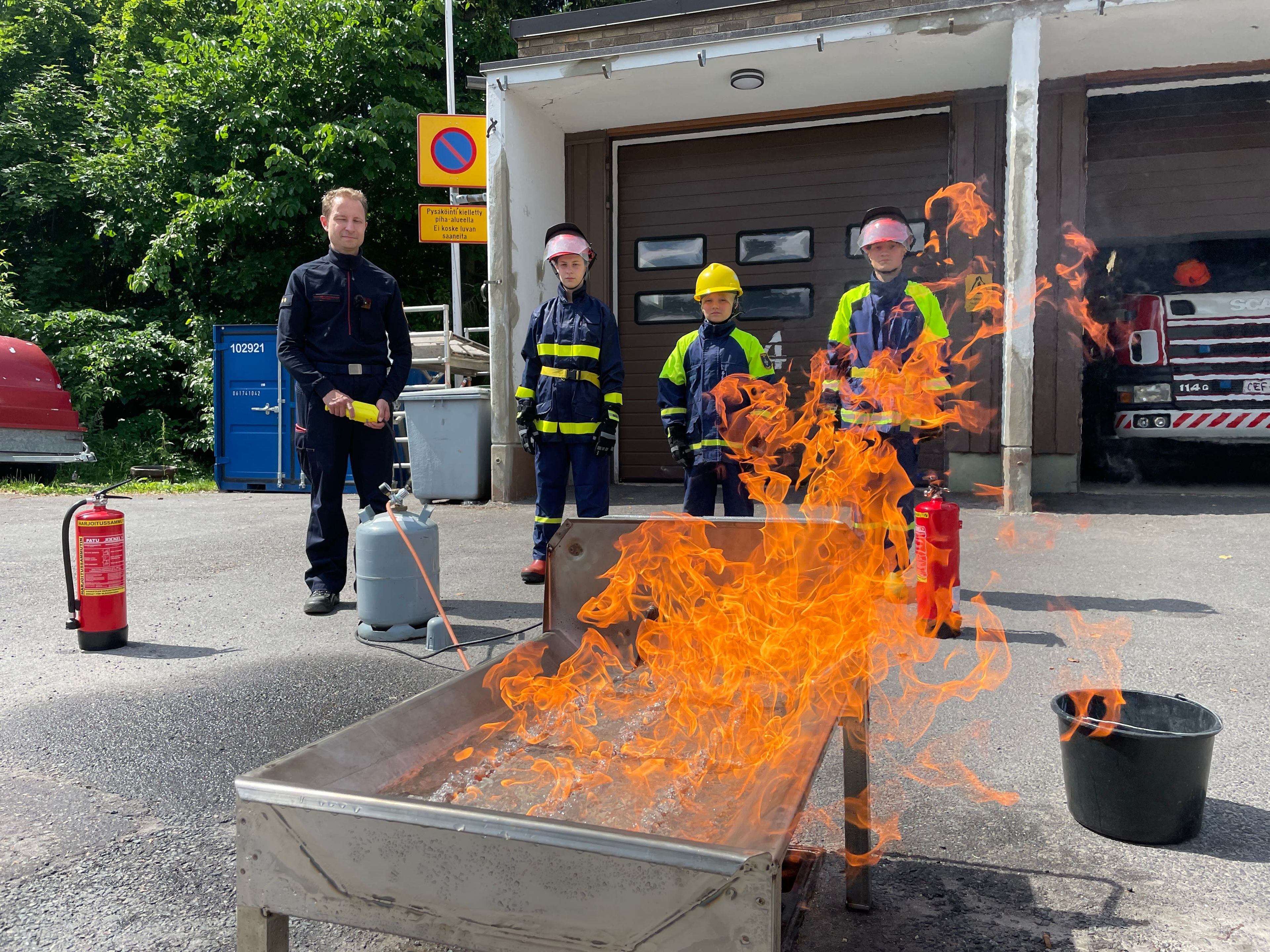 Vapaapalokunta ryhmäyttää ja antaa käytännön vinkkejä elämään | Yle ...