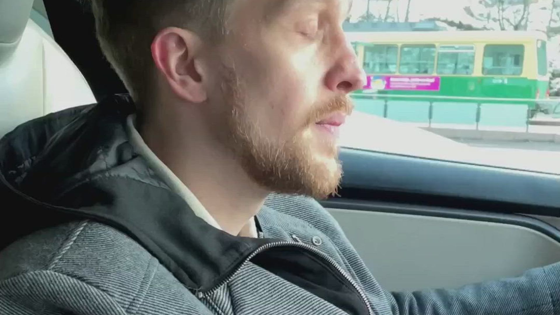 Kasperi Kaipainen auton ratissa Helsingissä | Yle Keski-Suomen ja Etelä ...